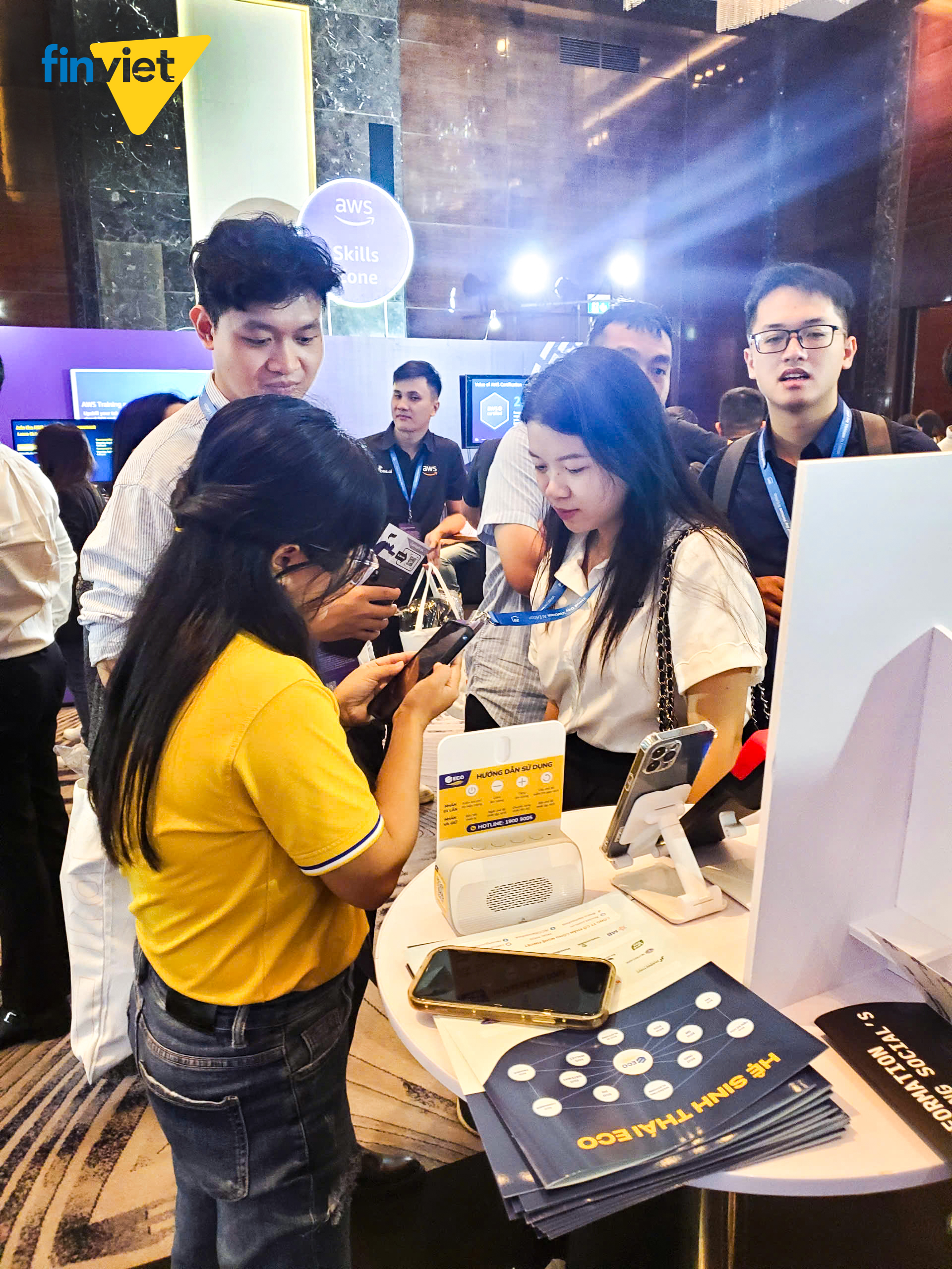 FINVIET VÀ HỆ SINH THÁI ECO GÓP MẶT TẠI AWS CLOUD DAY VIETNAM 2025 ...