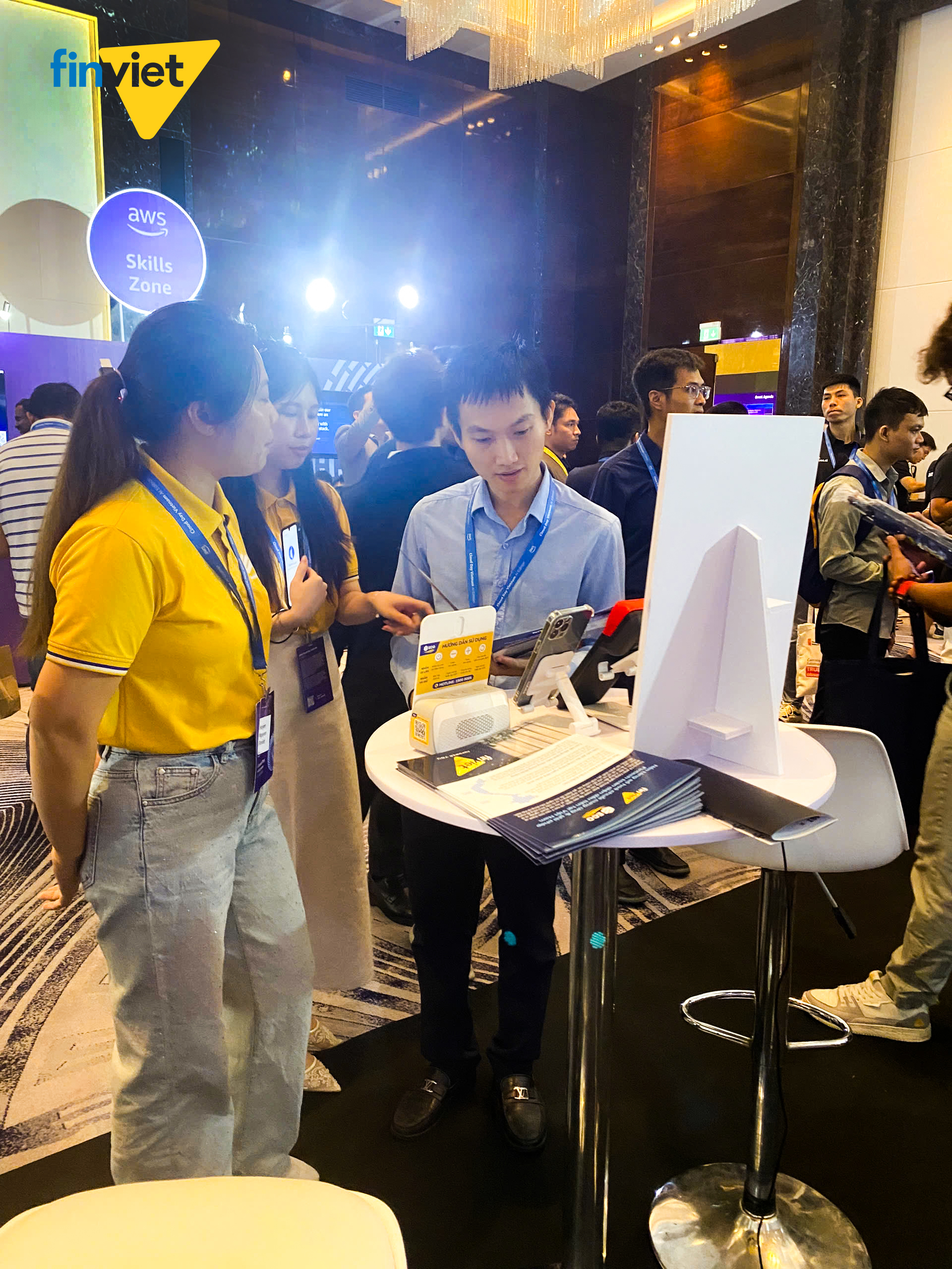 FINVIET VÀ HỆ SINH THÁI ECO GÓP MẶT TẠI AWS CLOUD DAY VIETNAM 2025 ...
